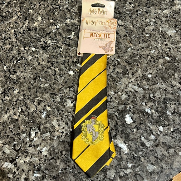 Warner Bros. | Accessories | Harry Potter Hogwarts Nwt Kids Hufflepuff ...
